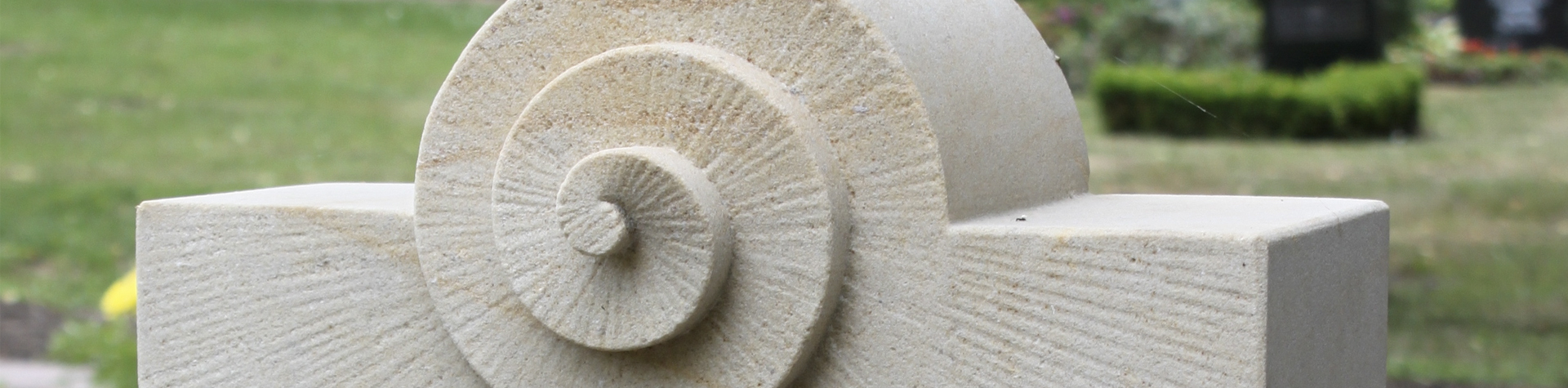 WERKSTEIN | Einzigartige Grabsteine aus Sandstein